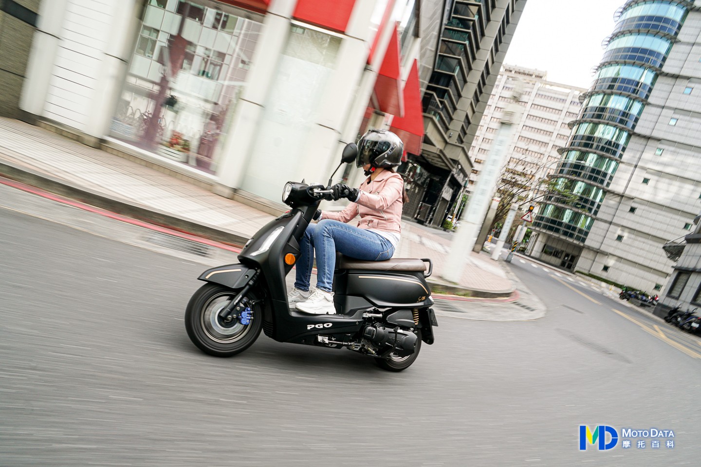 配備 Keyless 更實用 PGO Spring 125 B&W 特仕版都會體驗試駕 – MOTODATA 摩托百科