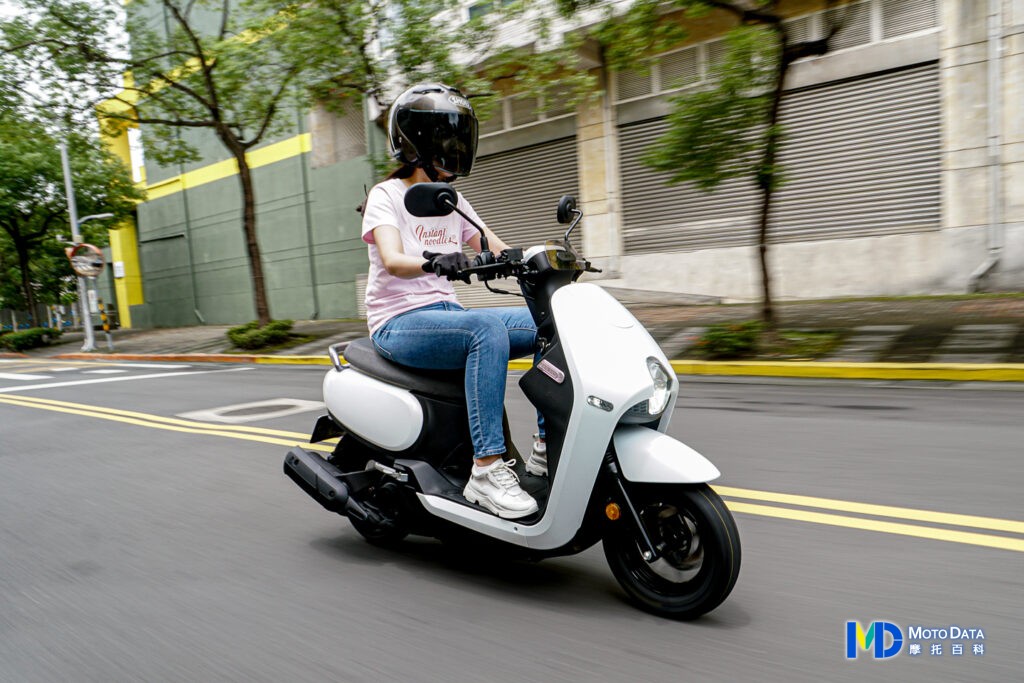 輕盈順暢 專屬女性騎姿 SYM CLBCU 道路試駕 – MOTODATA 摩托百科