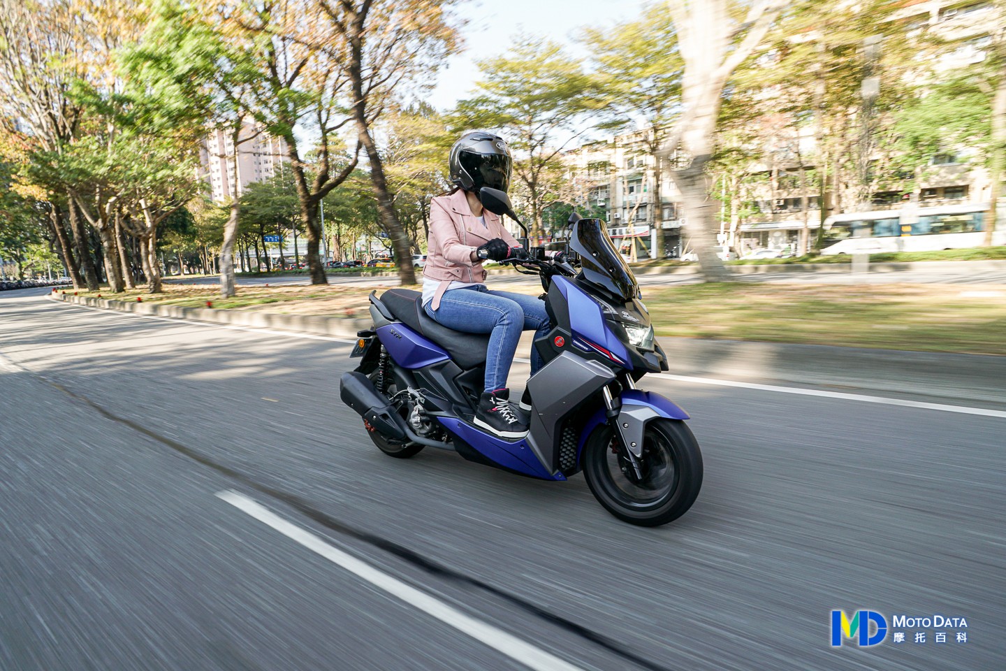 旗艦白牌動力卓越 Aeonmotor STR250 道路試駕 – MOTODATA 摩托百科