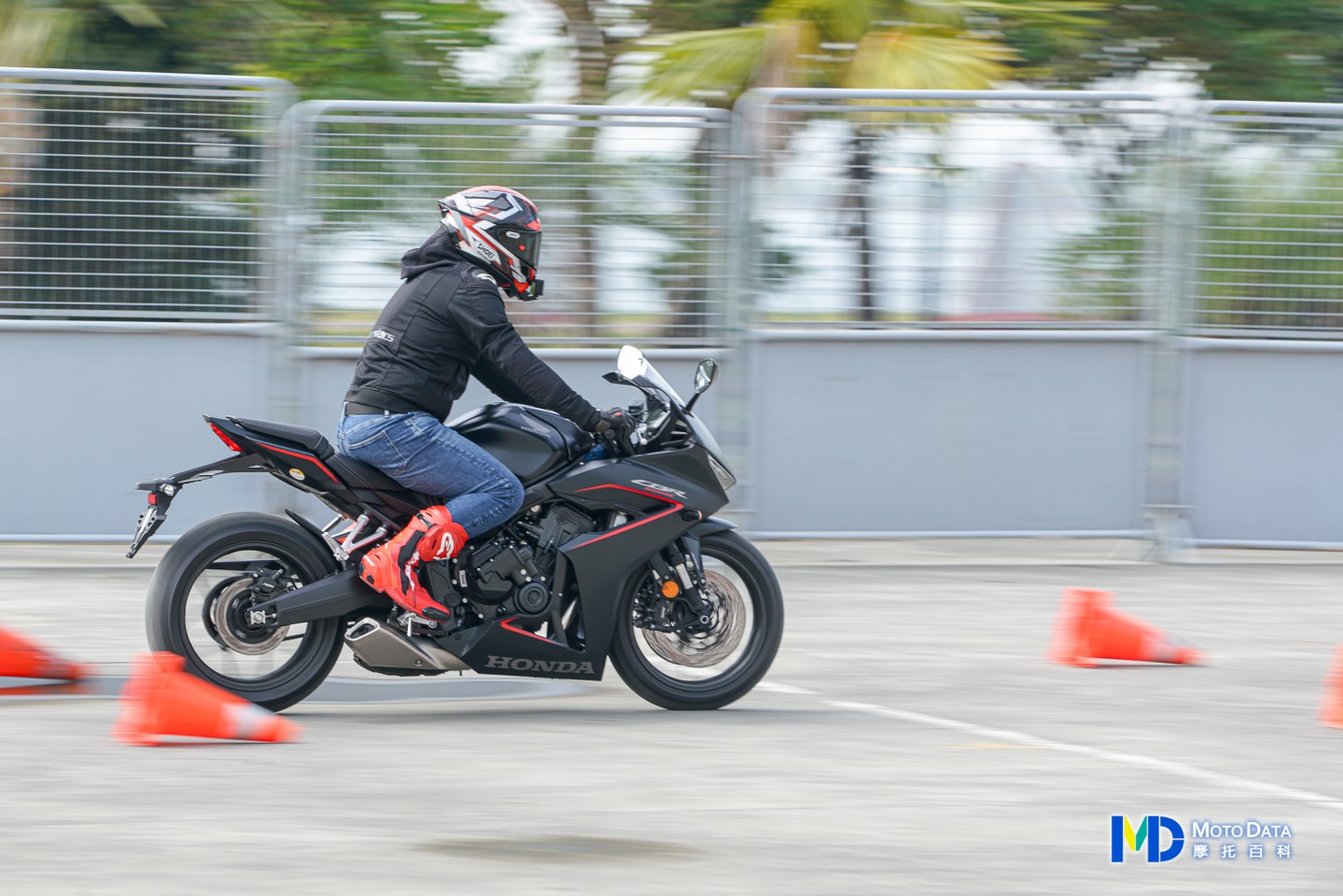 2024-HONDA-CB650R-CBR650R-EClutch-021 – MOTODATA 摩托百科