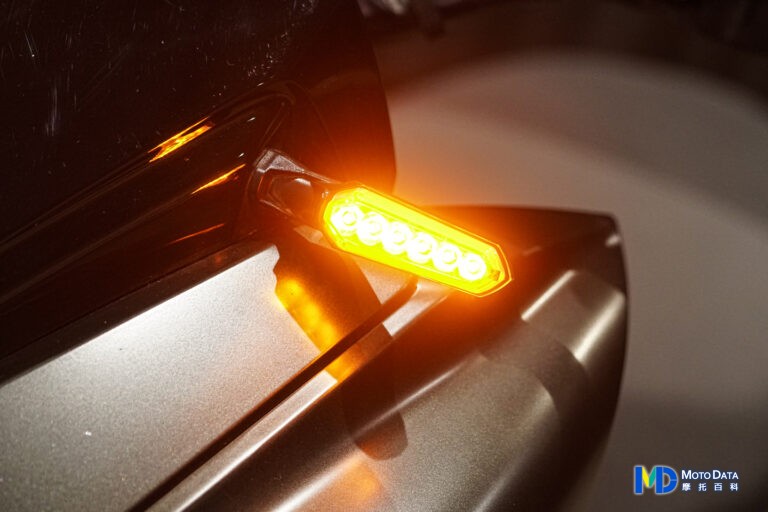 【實車採訪】VA 面板儀錶配上新世代引擎！2025 SYM MMBCU 小改款正式發表！ – MOTODATA 摩托百科