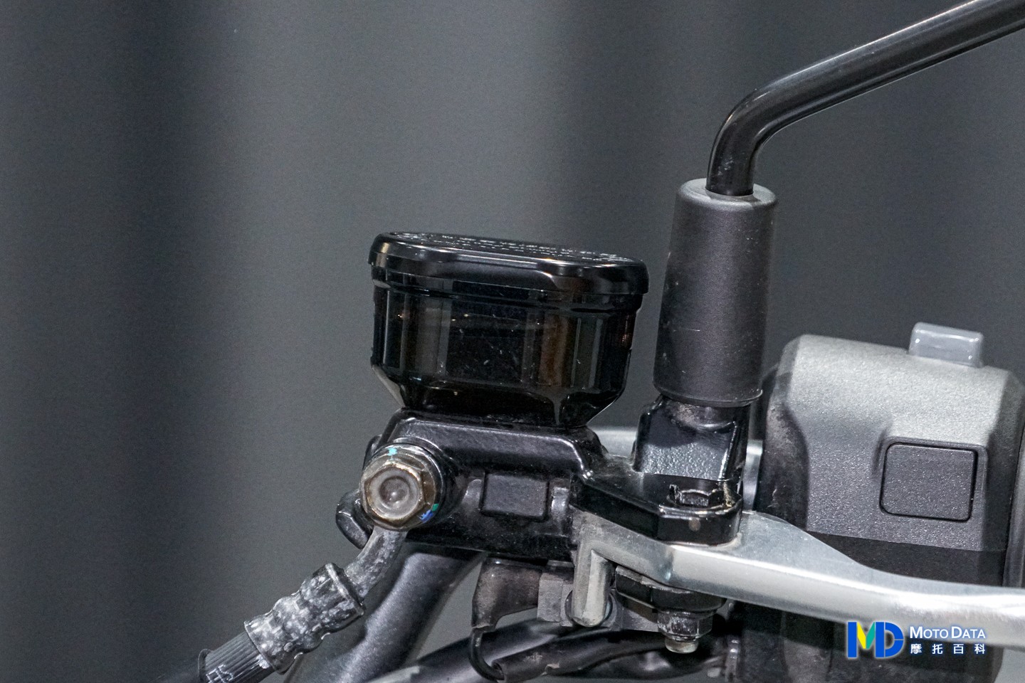 【實車採訪】VA 面板儀錶配上新世代引擎！2025 SYM MMBCU 小改款正式發表！ – MOTODATA 摩托百科