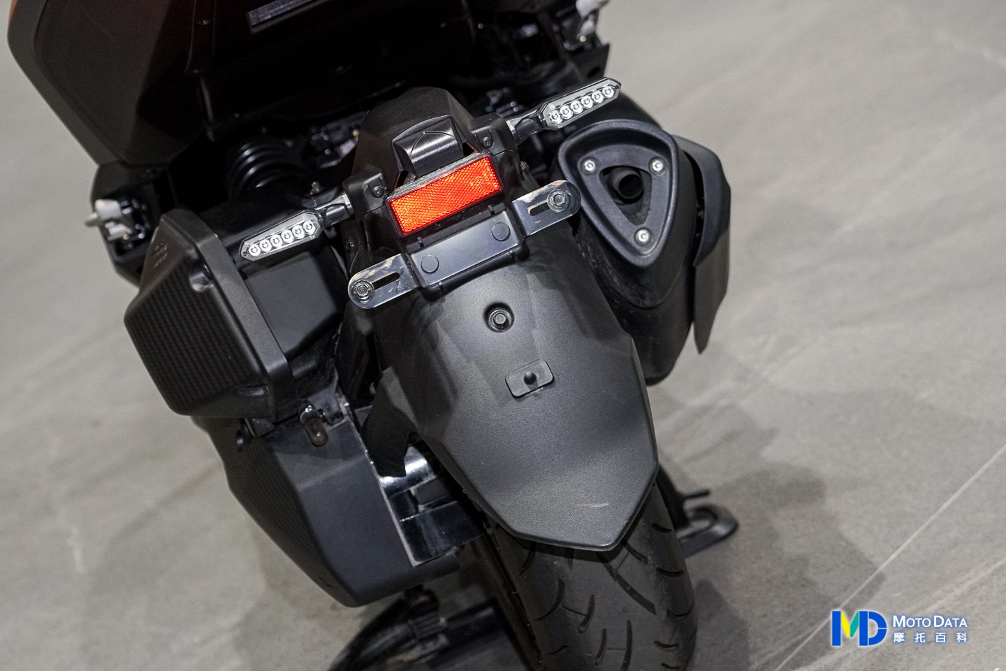 【實車採訪】VA 面板儀錶配上新世代引擎！2025 SYM MMBCU 小改款正式發表！ – MOTODATA 摩托百科