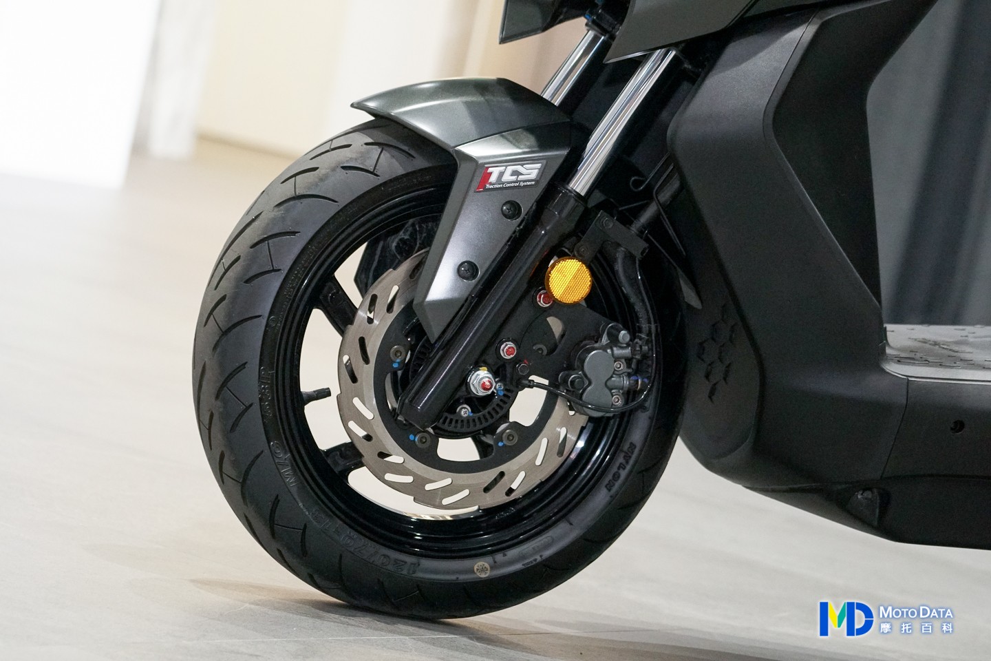 【實車採訪】VA 面板儀錶配上新世代引擎！2025 SYM MMBCU 小改款正式發表！ – MOTODATA 摩托百科