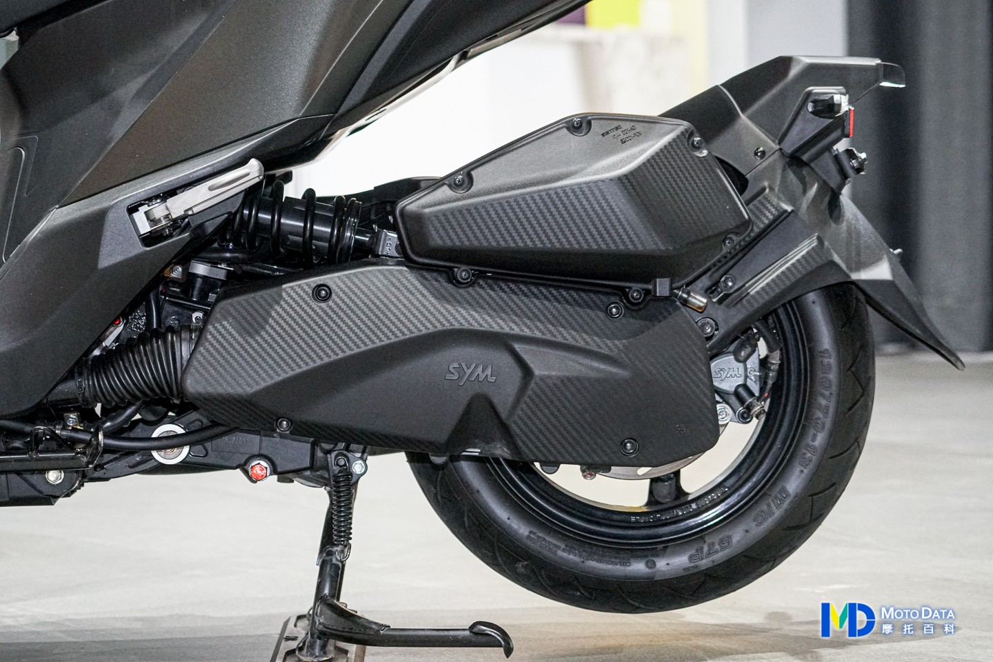【實車採訪】VA 面板儀錶配上新世代引擎！2025 SYM MMBCU 小改款正式發表！ – MOTODATA 摩托百科